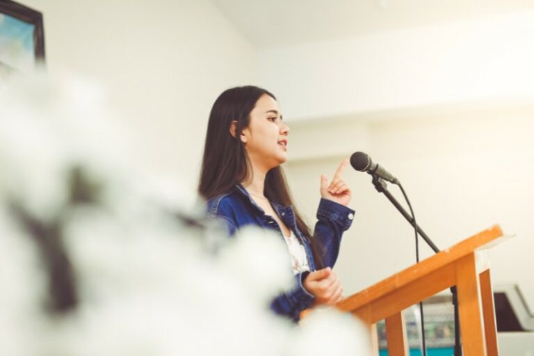 The 50 Best 2-Minute Speech Topics - PresentationSkills.me